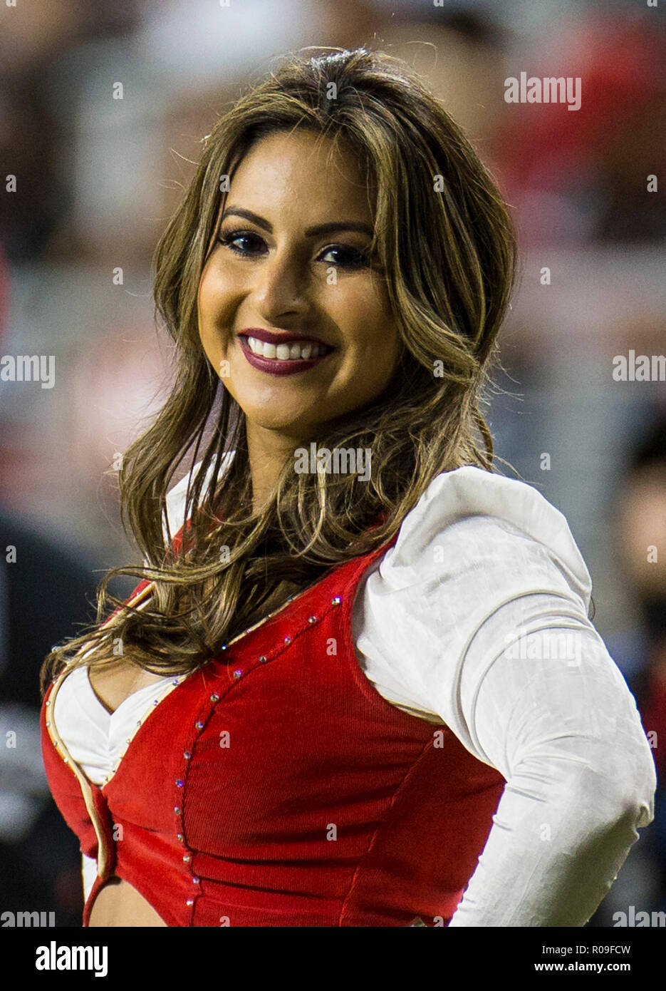 San francisco 49ers cheerleaders hi-res stock photography and images ...