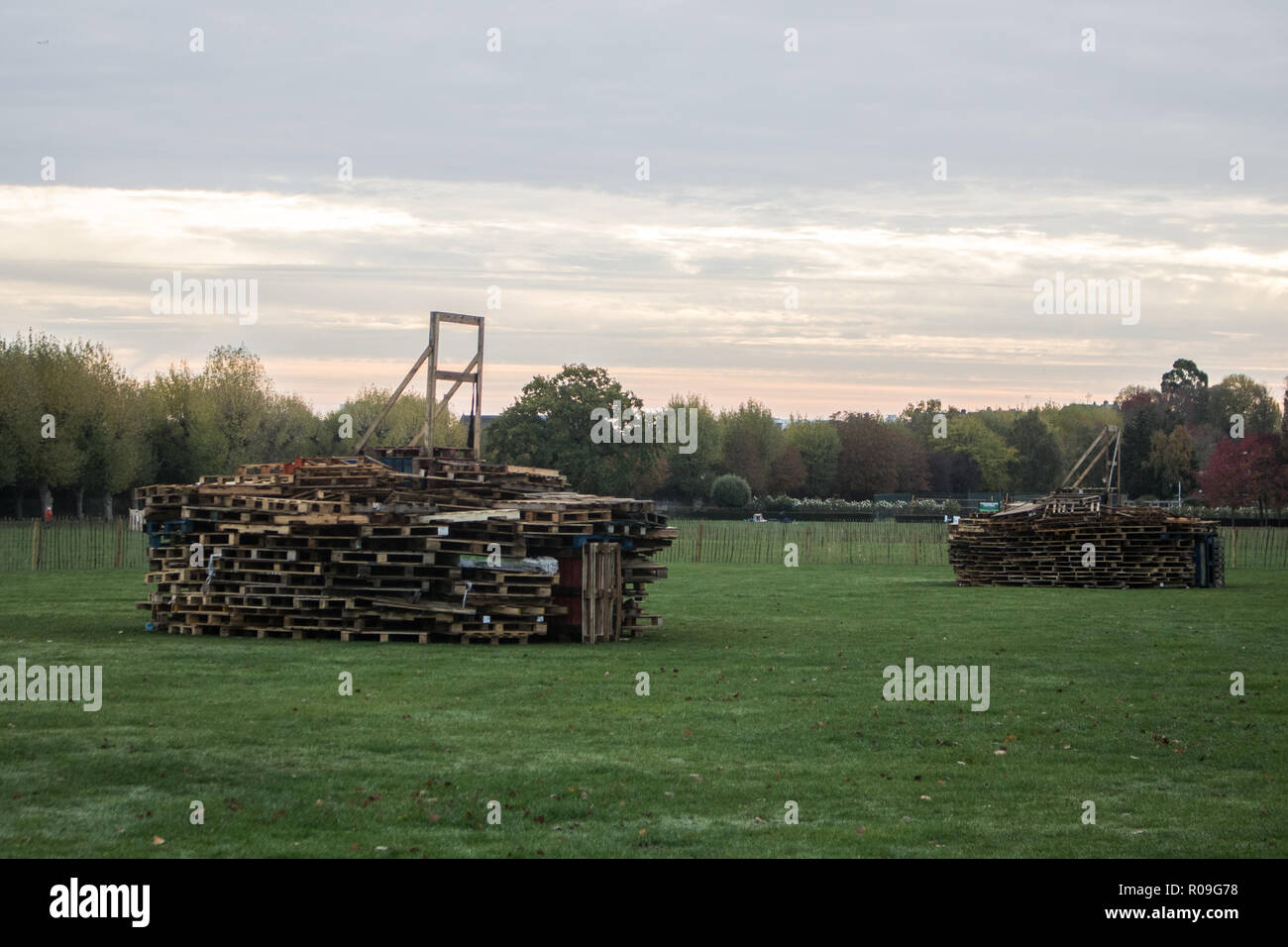 Wimbledon park fireworks guy hi-res stock photography and images - Alamy