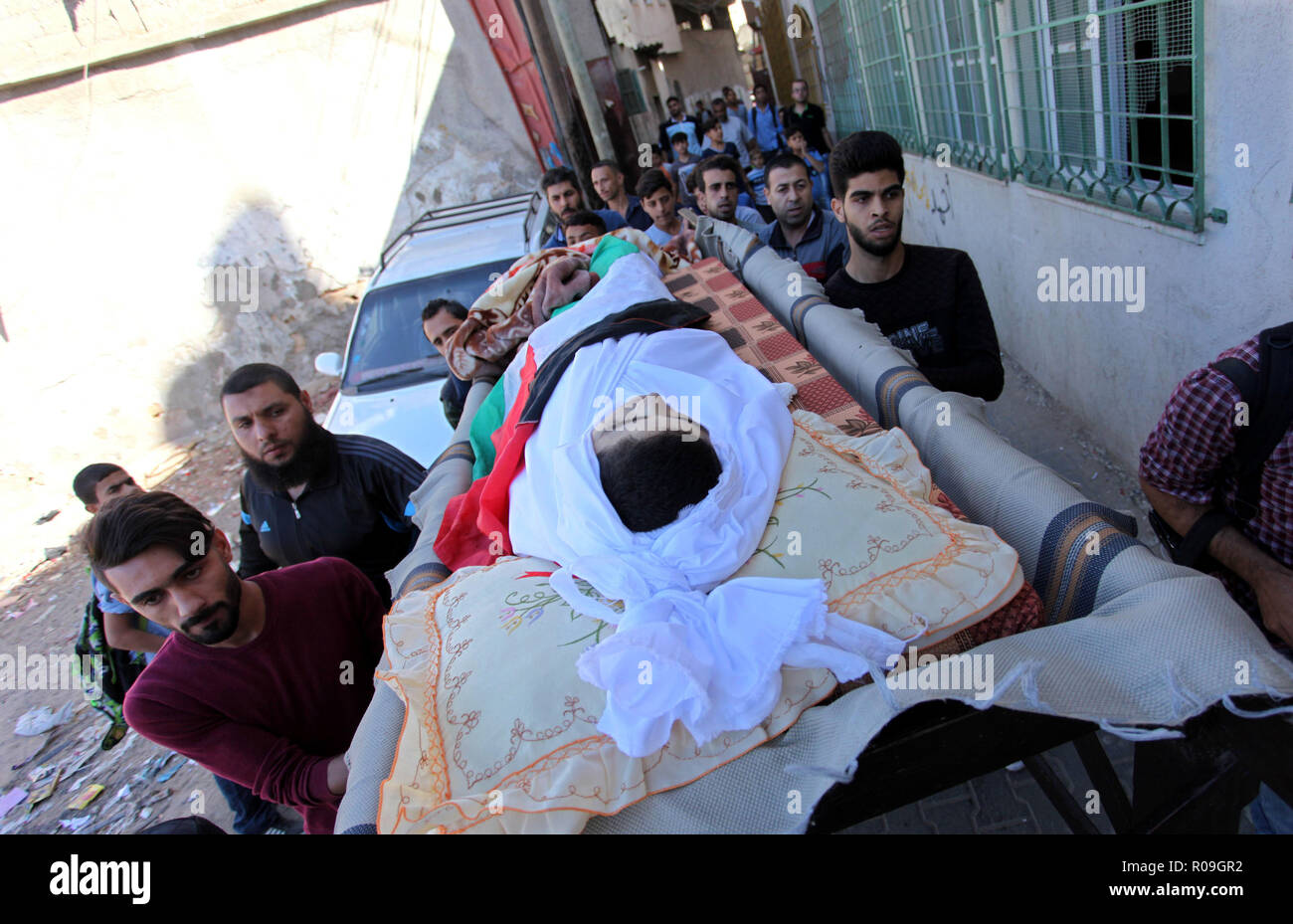 Gaza City, Gaza Strip, Palestinian Territory. 3rd Nov, 2018. Mourners ...