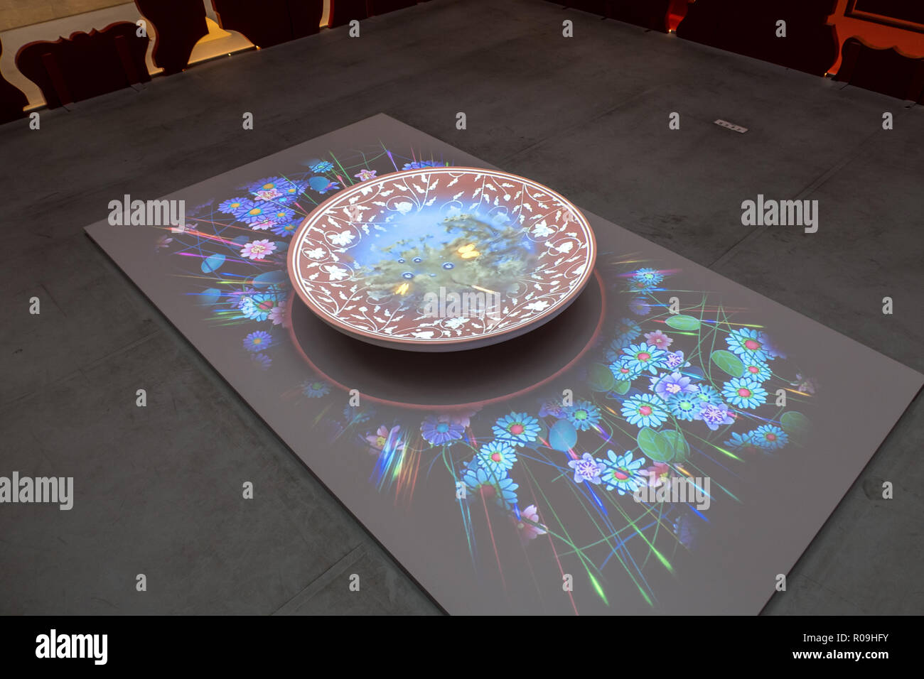 Shanghai, China. 3rd Nov, 2018. Shanghai, CHINA-The holographic ...