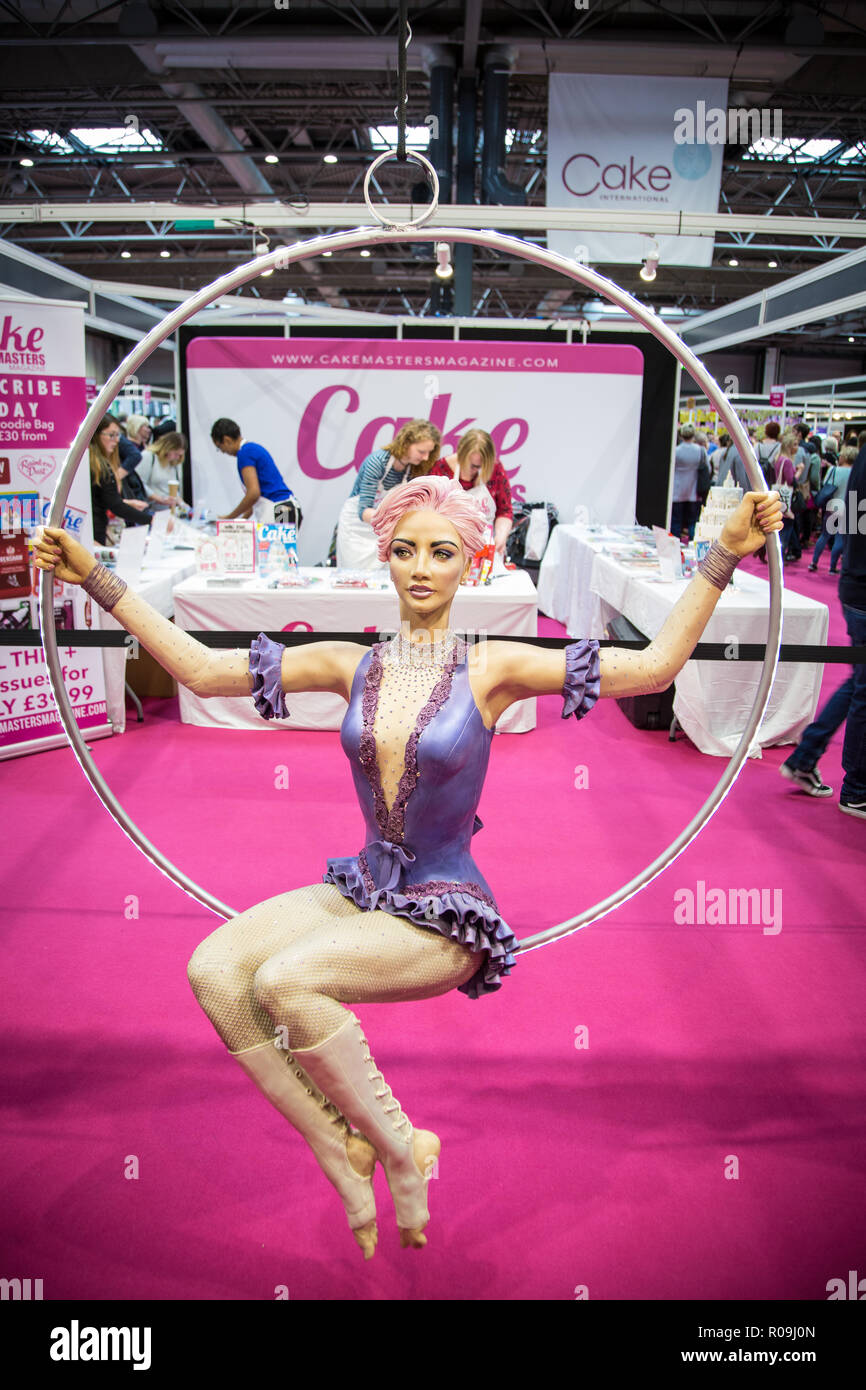 Birmingham, UK. 3rd Nov, 2018. Emma Jayne circus performer made from ...