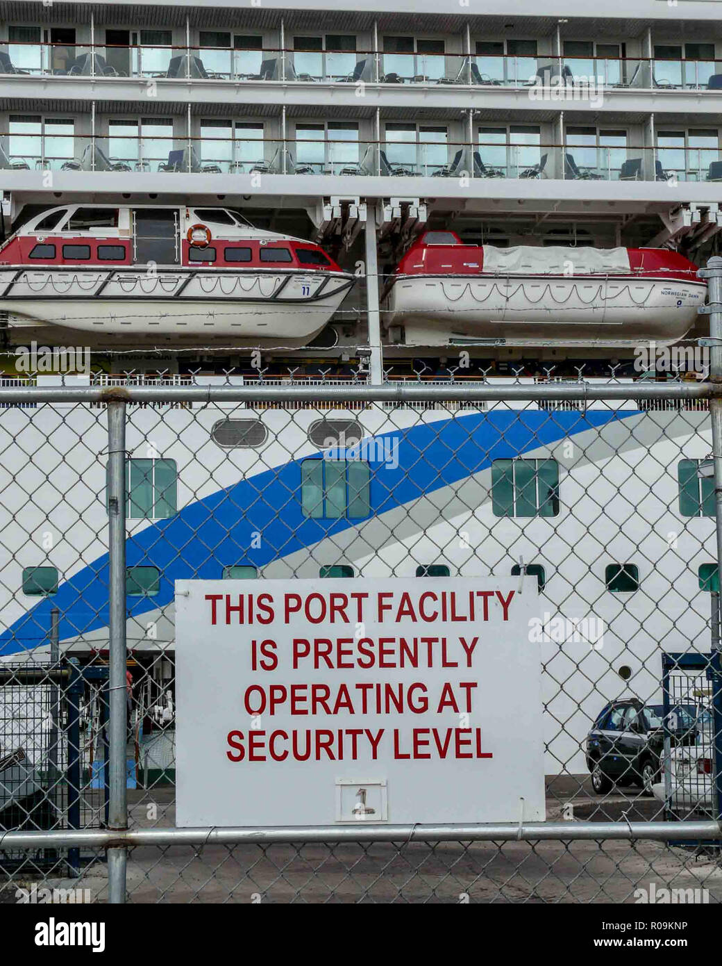 Security level hi-res stock photography and images - Alamy