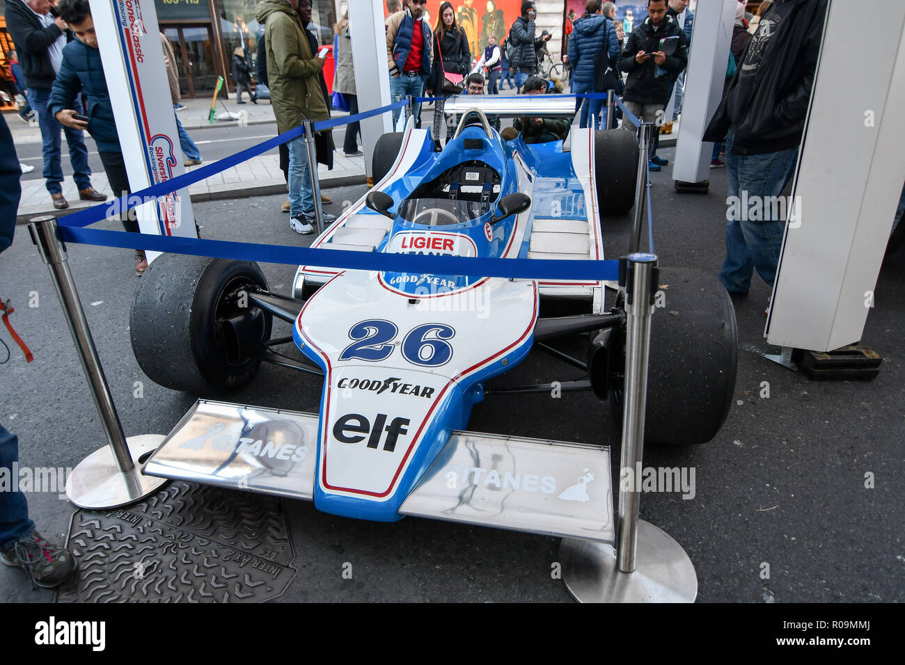 Harrods vintage car hi-res stock photography and images - Alamy