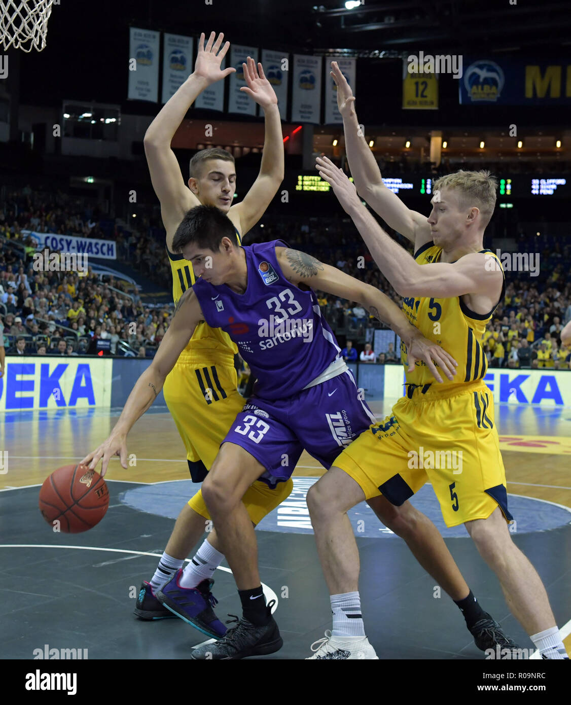 Berlin, Germany. 03rd Nov, 2018. Basketball: Bundesliga, ALBA Berlin ...