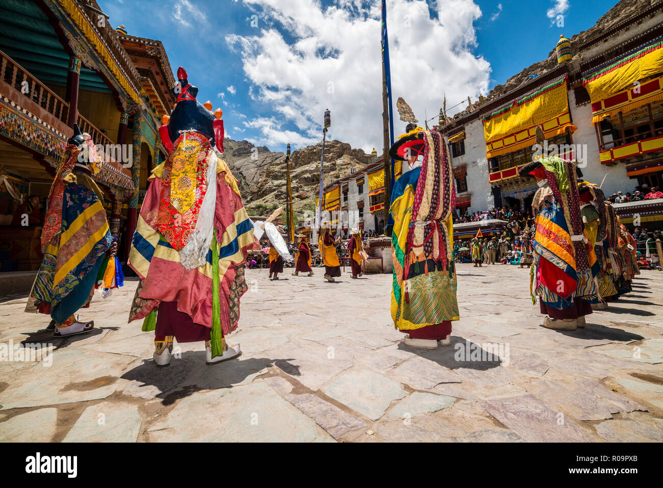 Ritual mask hi-res stock photography and images - Alamy