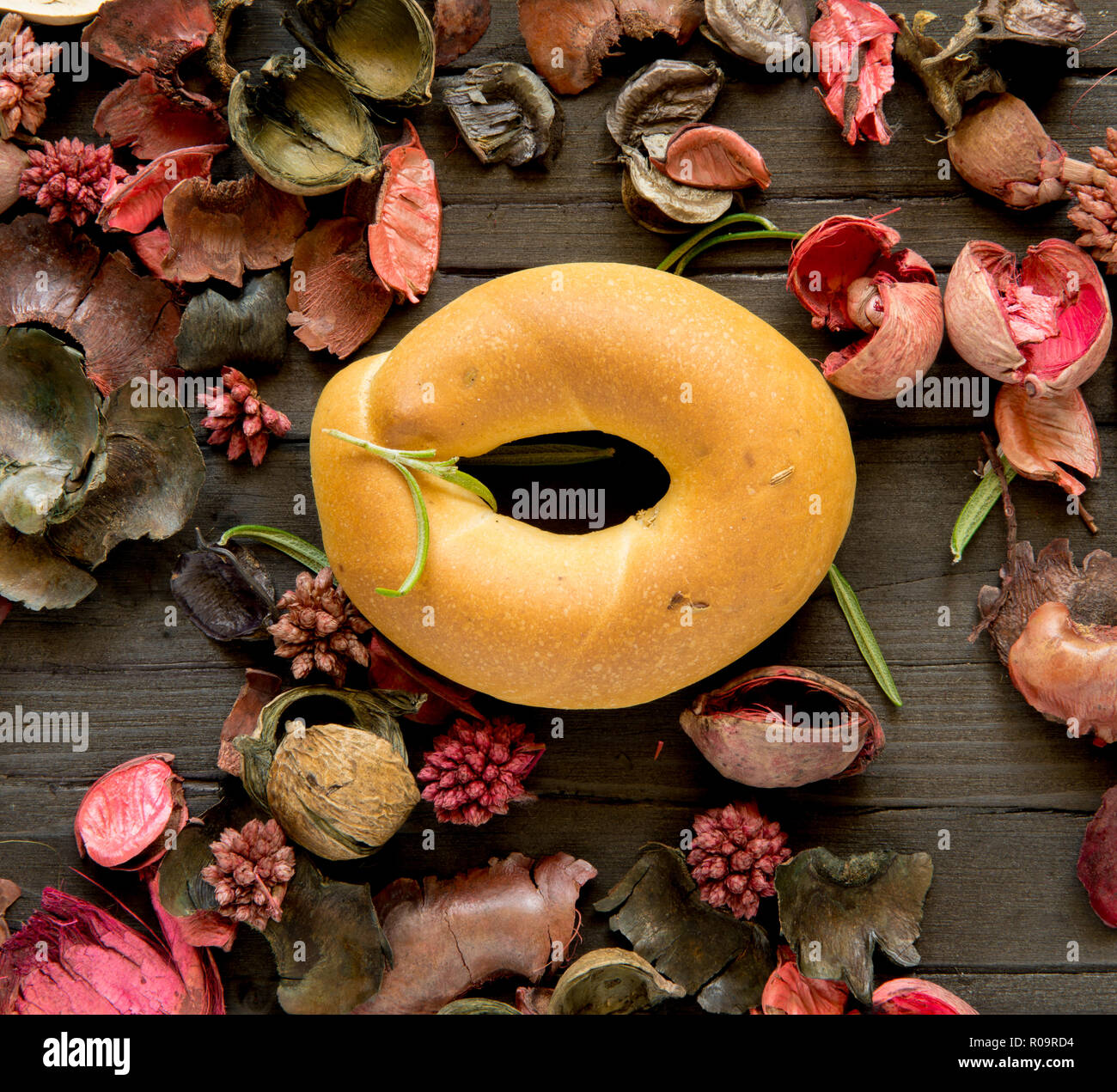 Neapolitan taralli biscuits with crispy fennel seeds Stock Photo - Alamy