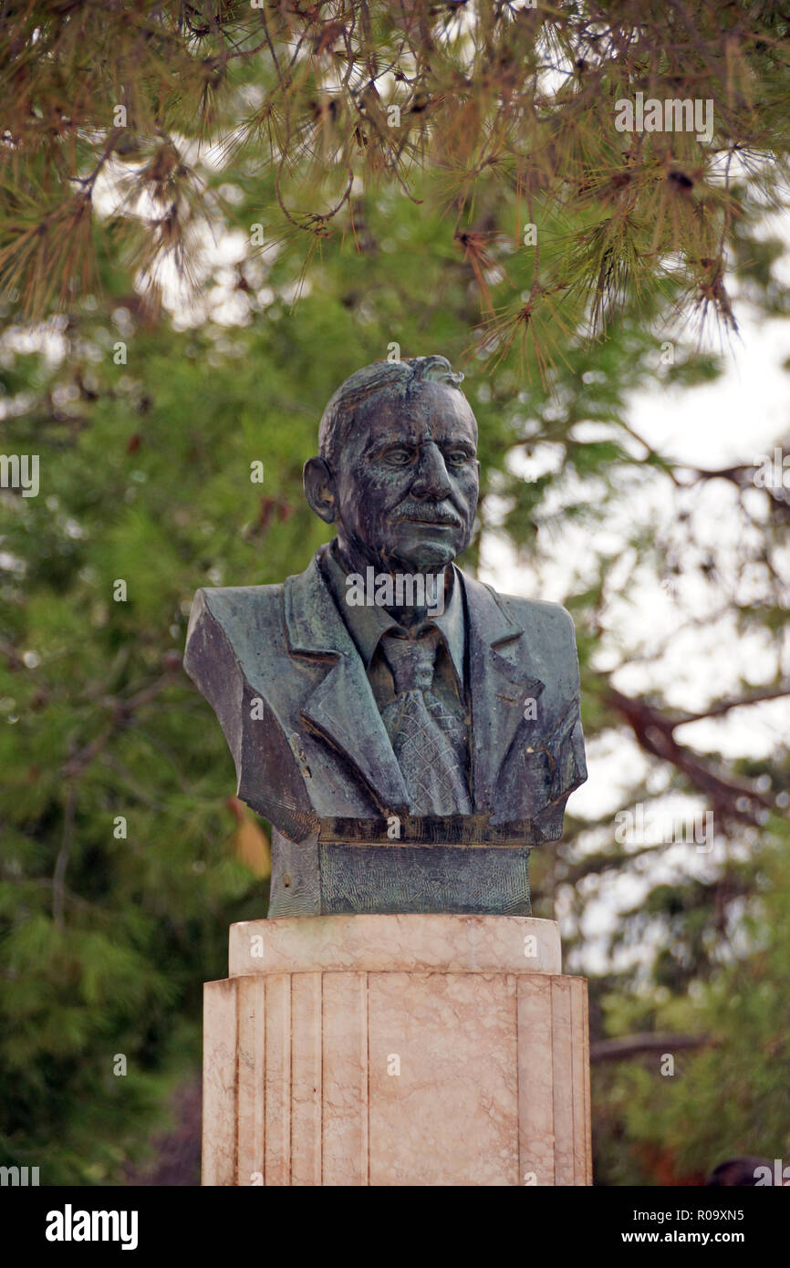 Statue in Heraklion on Crete, Greece Stock Photo - Alamy
