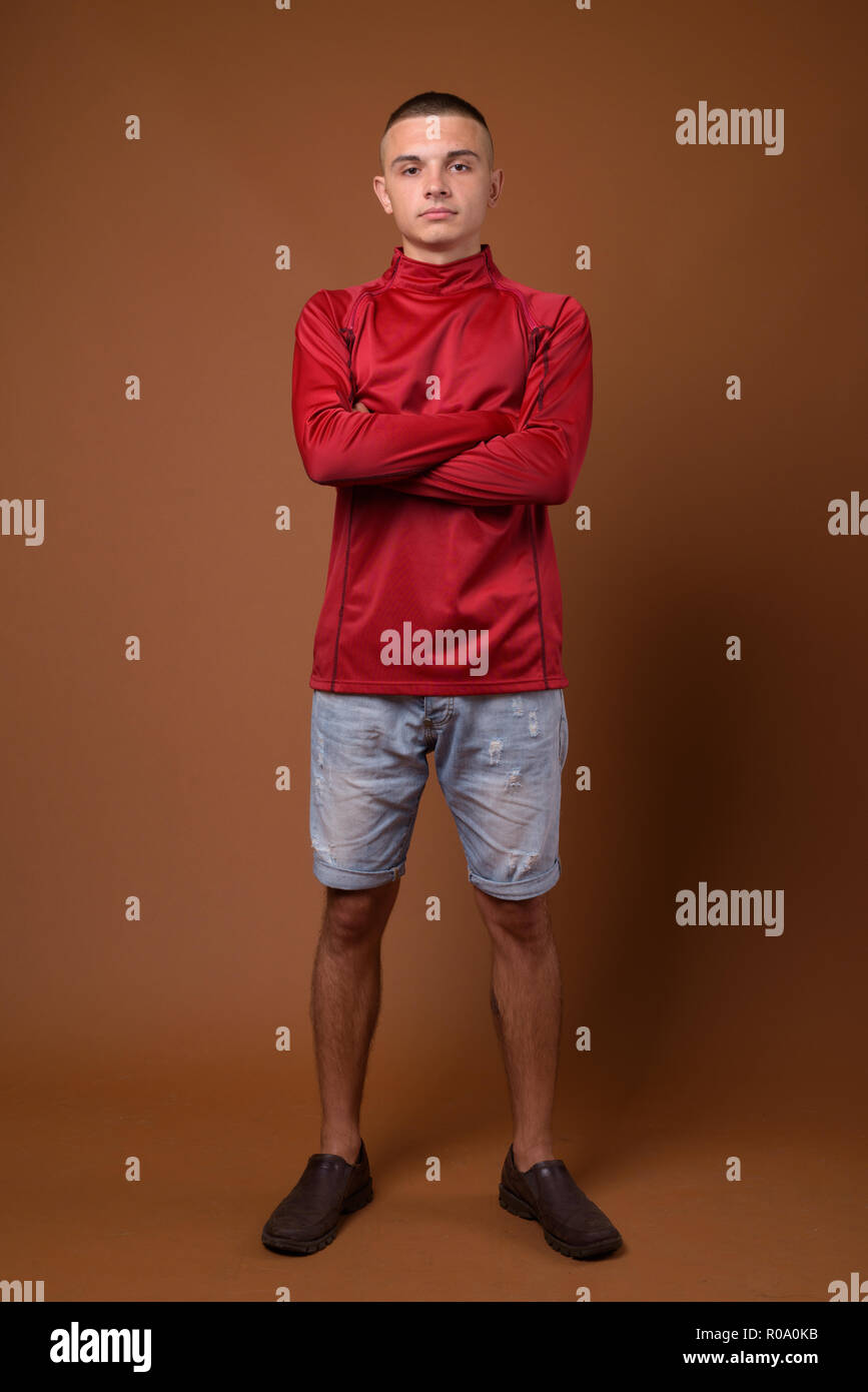 Short brown hair man hi-res stock photography and images - Alamy