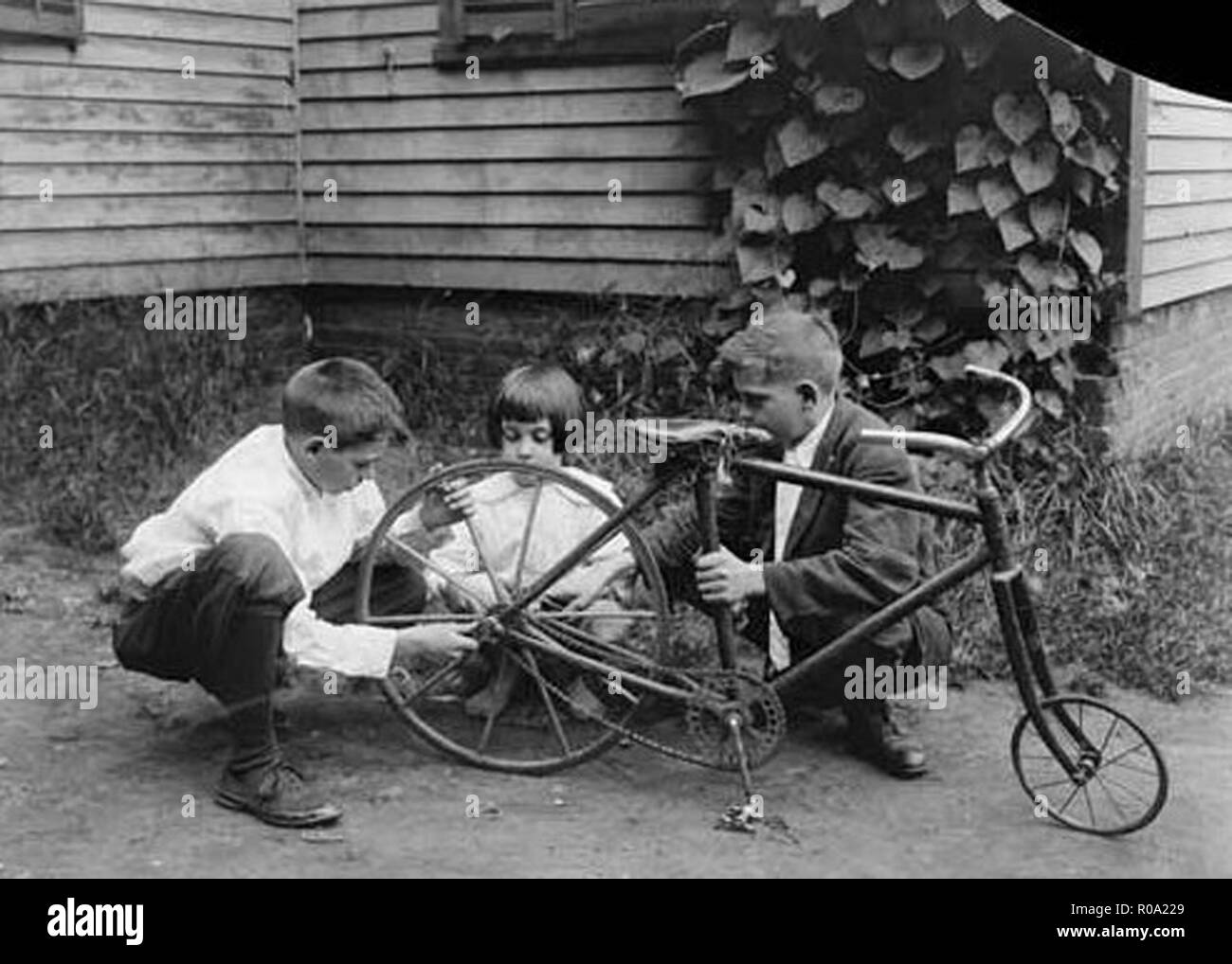 Victorian Boy Girl Dress Black and White Stock Photos & Images - Alamy