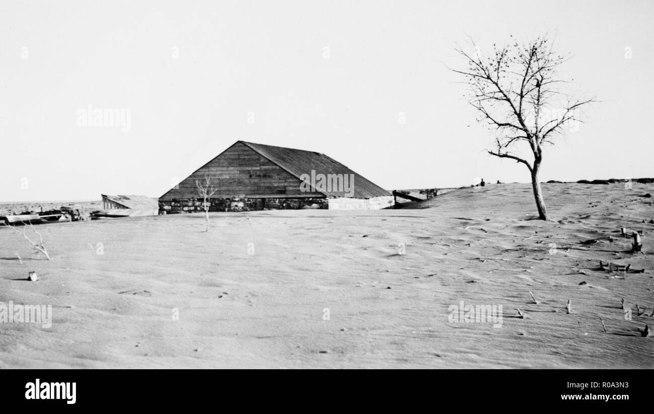 Dust storm 1935 hi-res stock photography and images - Alamy