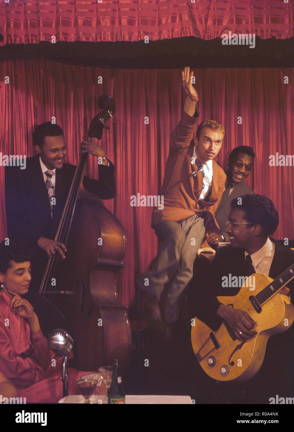 Harry gibson 1940s hi-res stock photography and images - Alamy