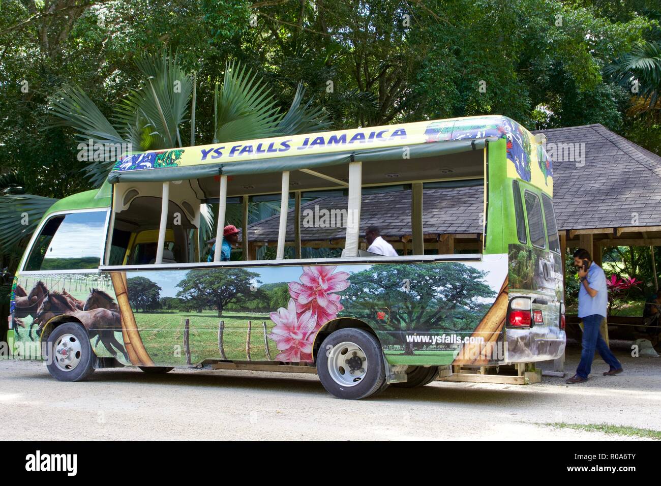 Jamaican bus hi-res stock photography and images - Alamy