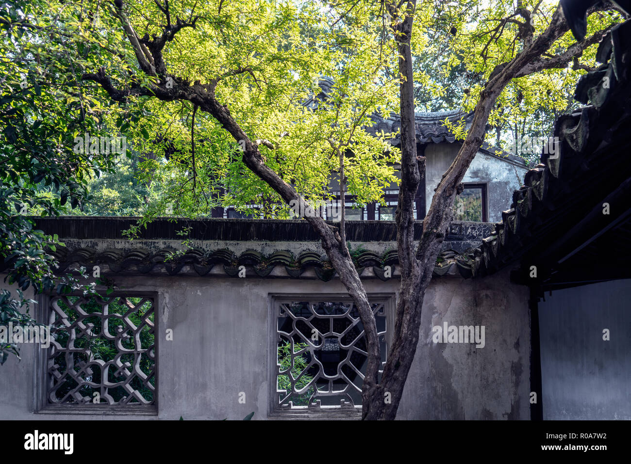 Suzhou garden, traditional architecture Stock Photo - Alamy