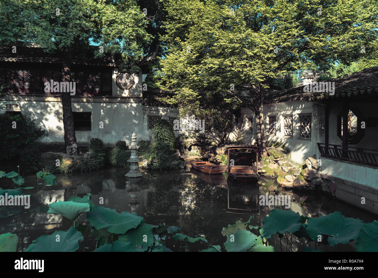 Suzhou garden, traditional architecture Stock Photo - Alamy