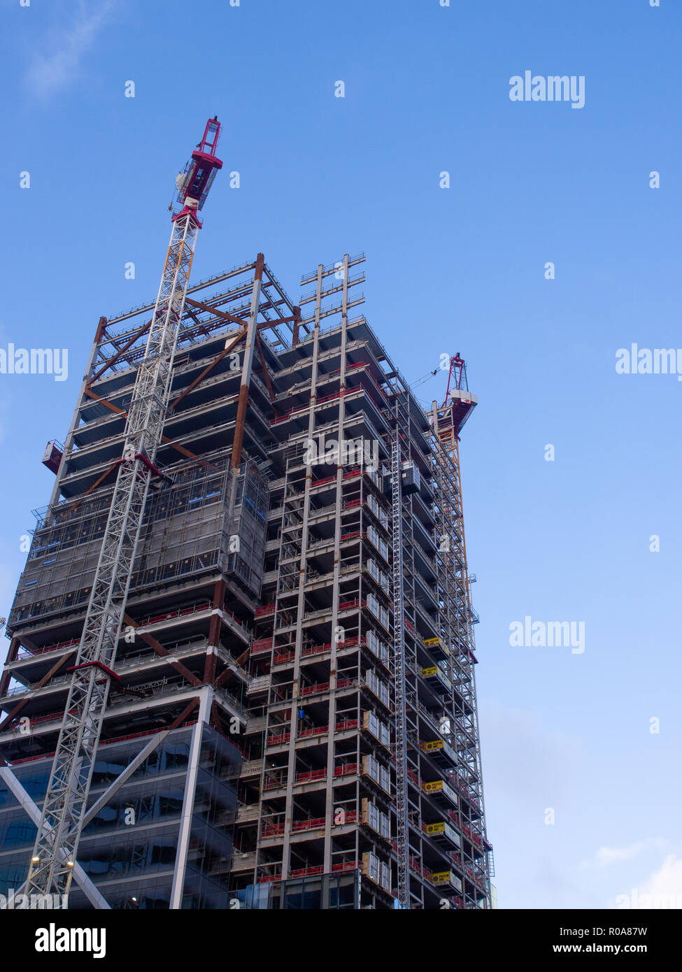 Multi storey building under construction hi-res stock photography and ...