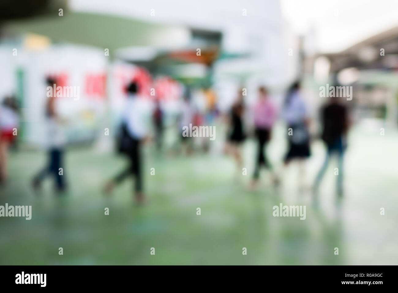 Blurred people street hi-res stock photography and images - Alamy