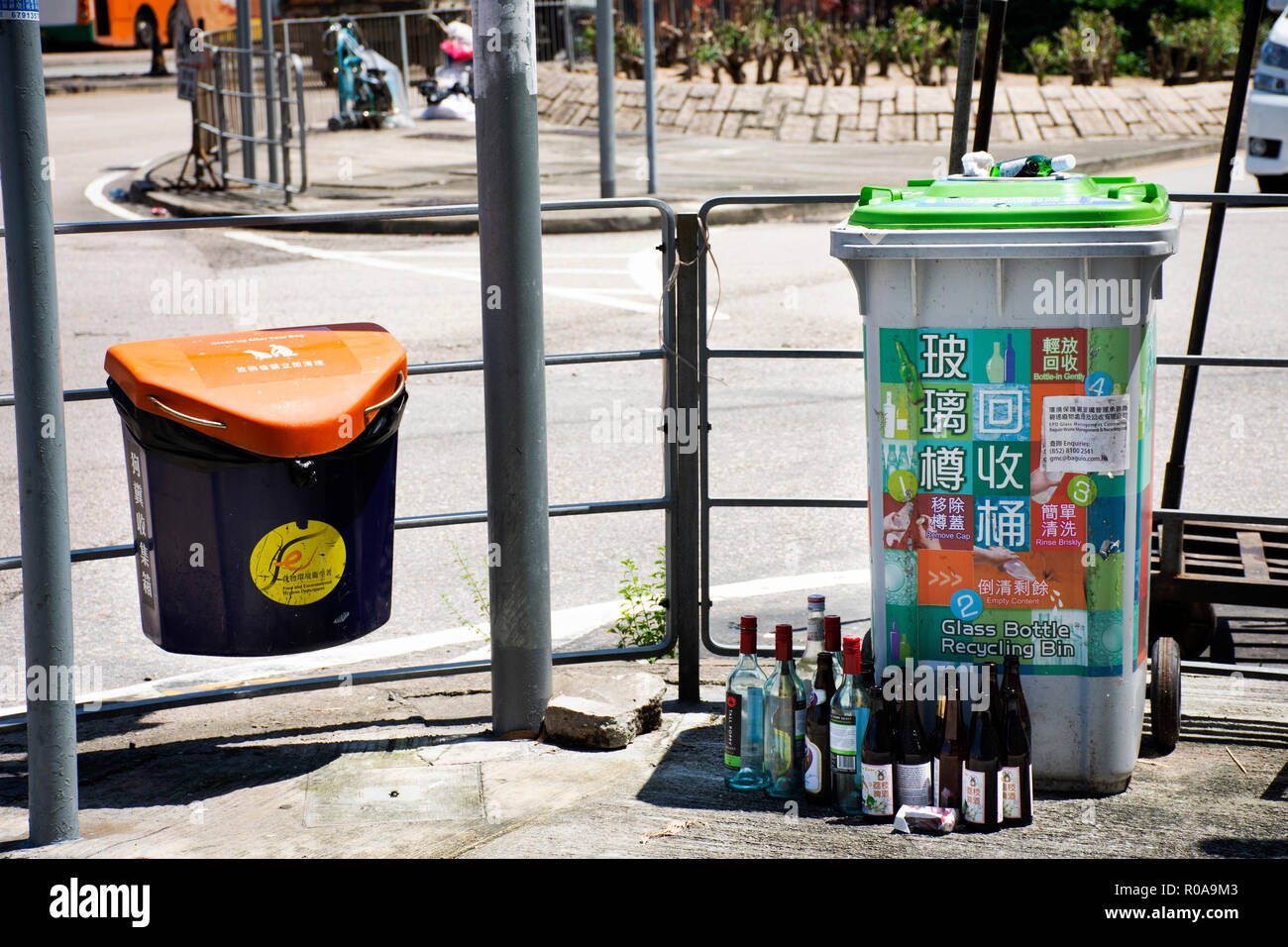 China hong kong garbage recycling hi-res stock photography and images ...