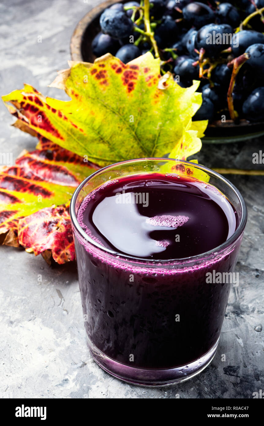 Natural organic juicy grapes and grape fruit Stock Photo - Alamy
