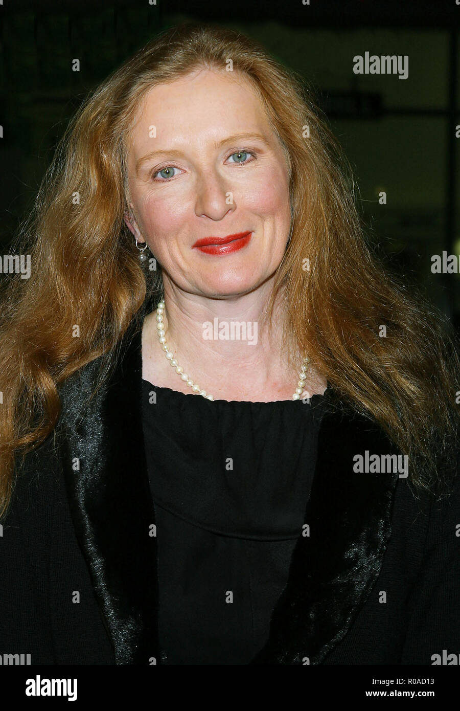 Frances Conroy Arriving At The Aviator Premiere At The Chinese Theatre