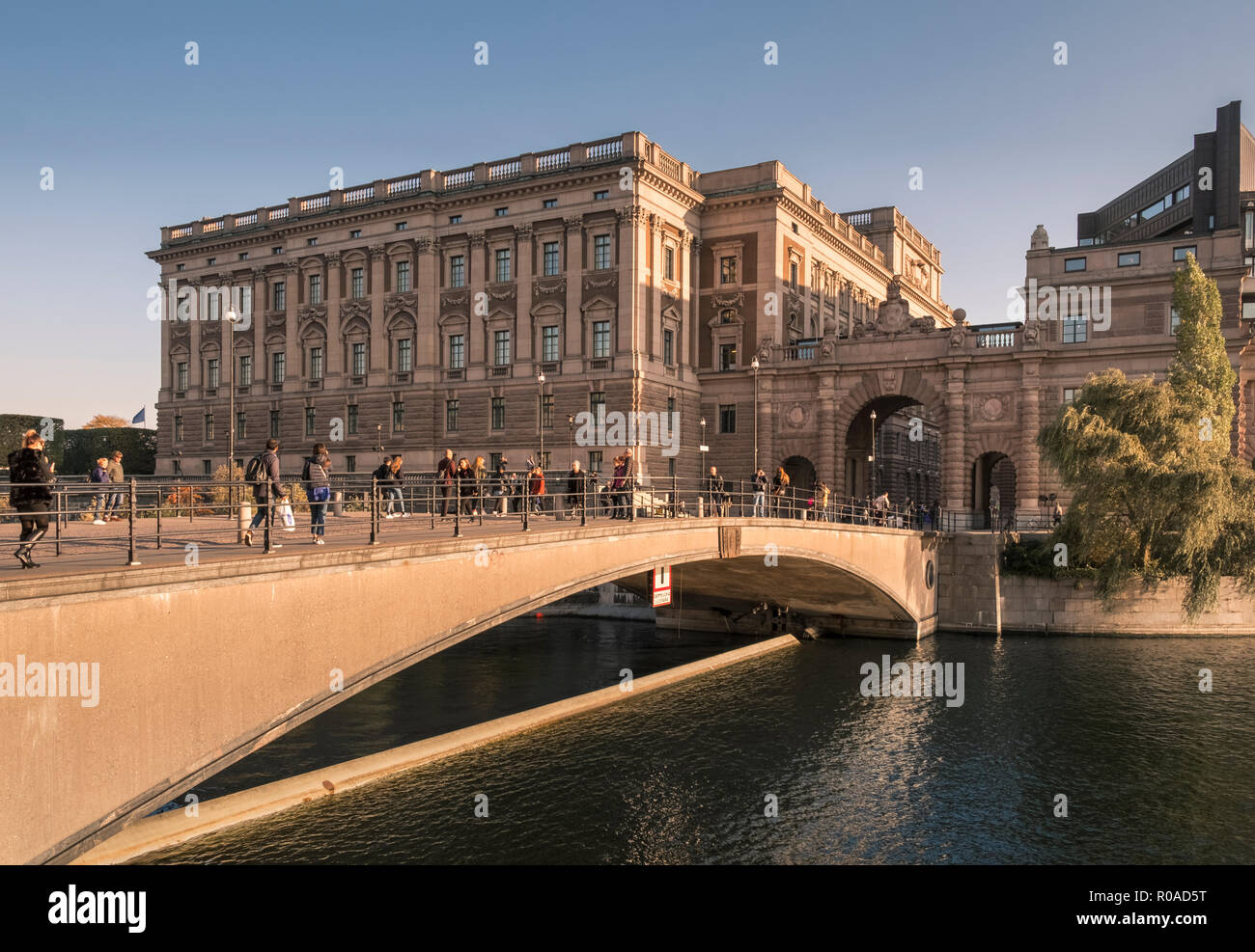 Riksbron arched bridge leading to Swedish Parliament buildings on Helgeandsholmen island, Gamla ...