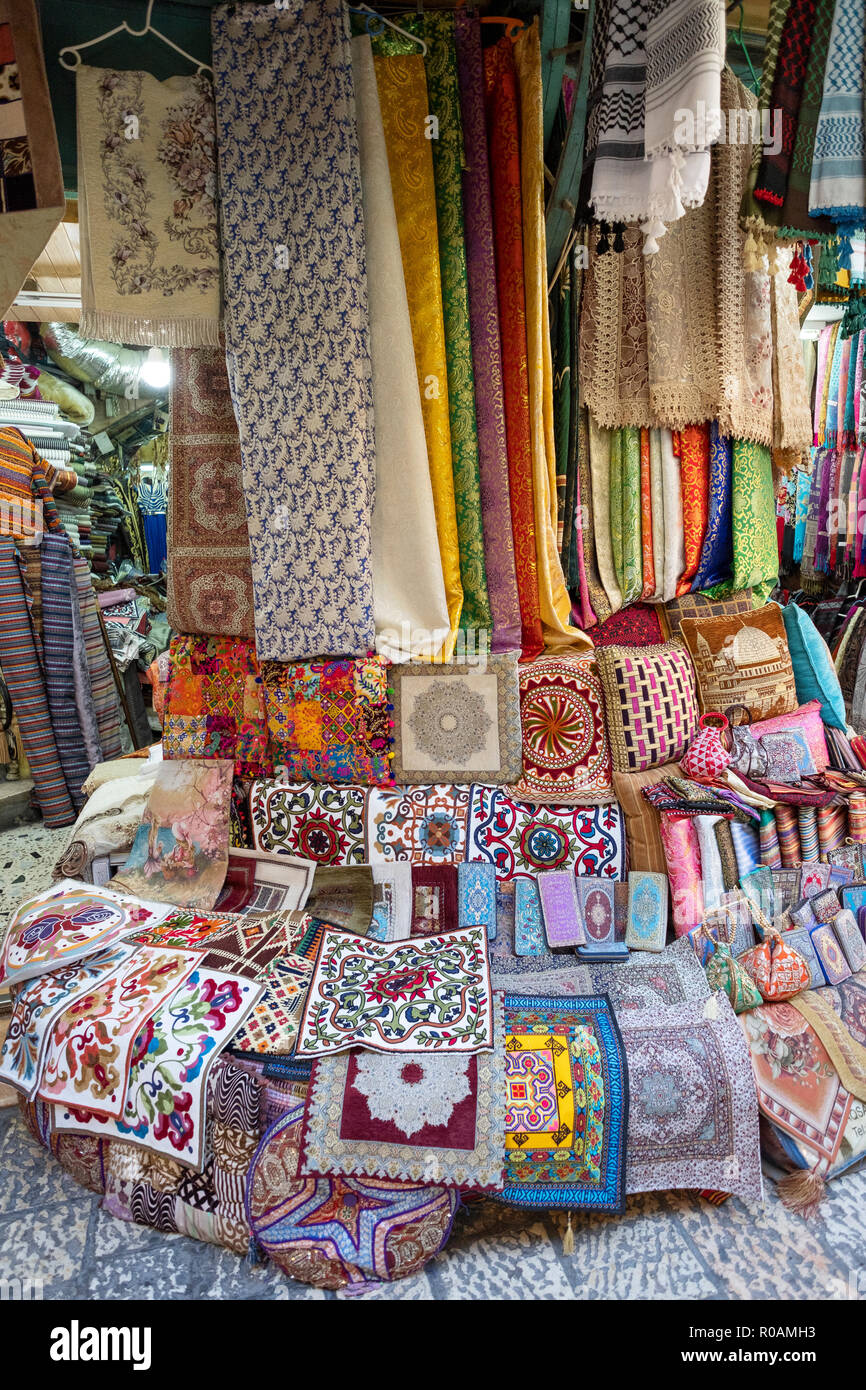 Market stall covers hi-res stock photography and images - Alamy