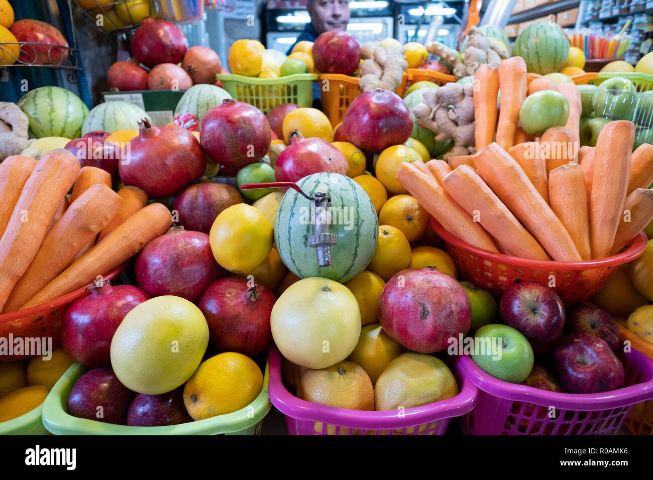 Fruit juice seller hi-res stock photography and images - Alamy