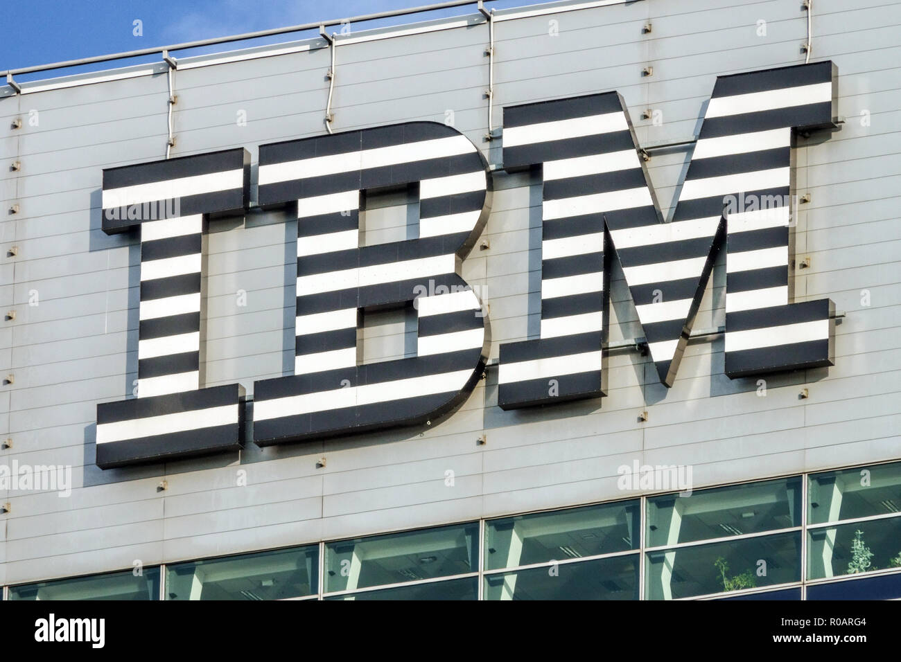 Ibm logo hi-res stock photography and images - Alamy