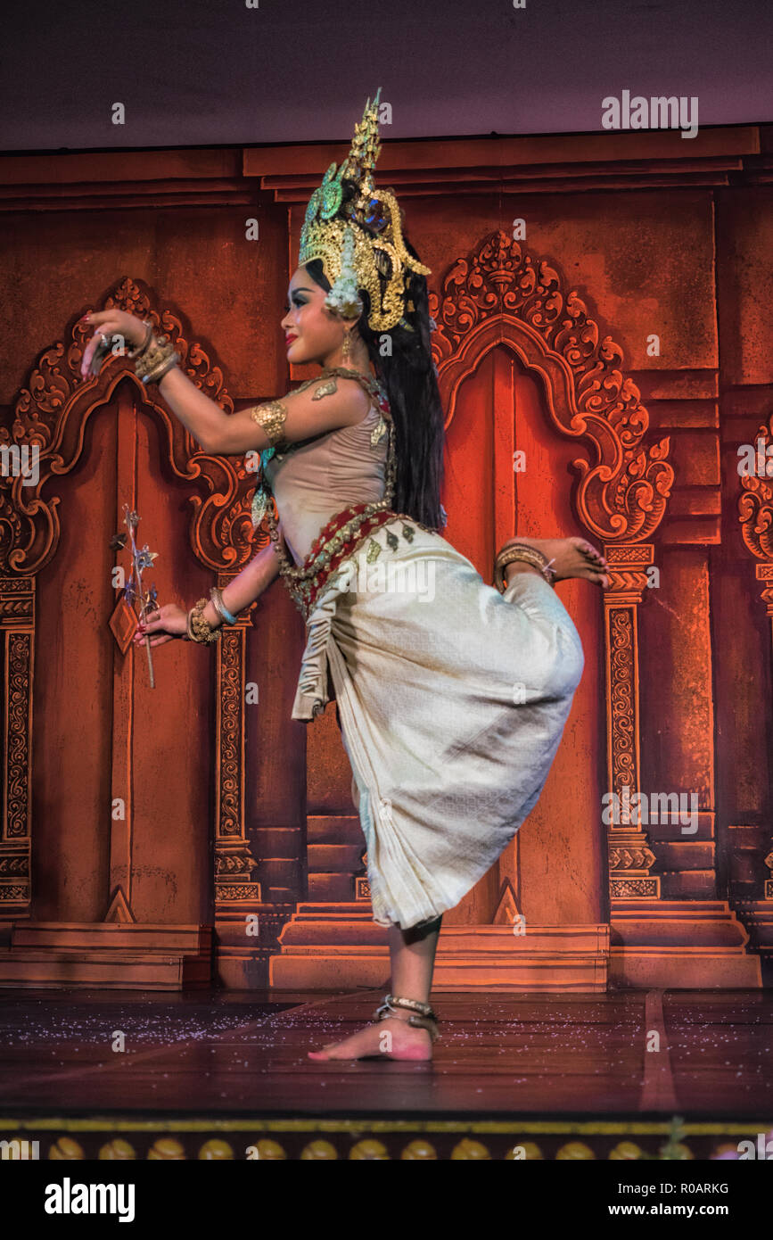 Khmer traditional clothes hi-res stock photography and images - Alamy