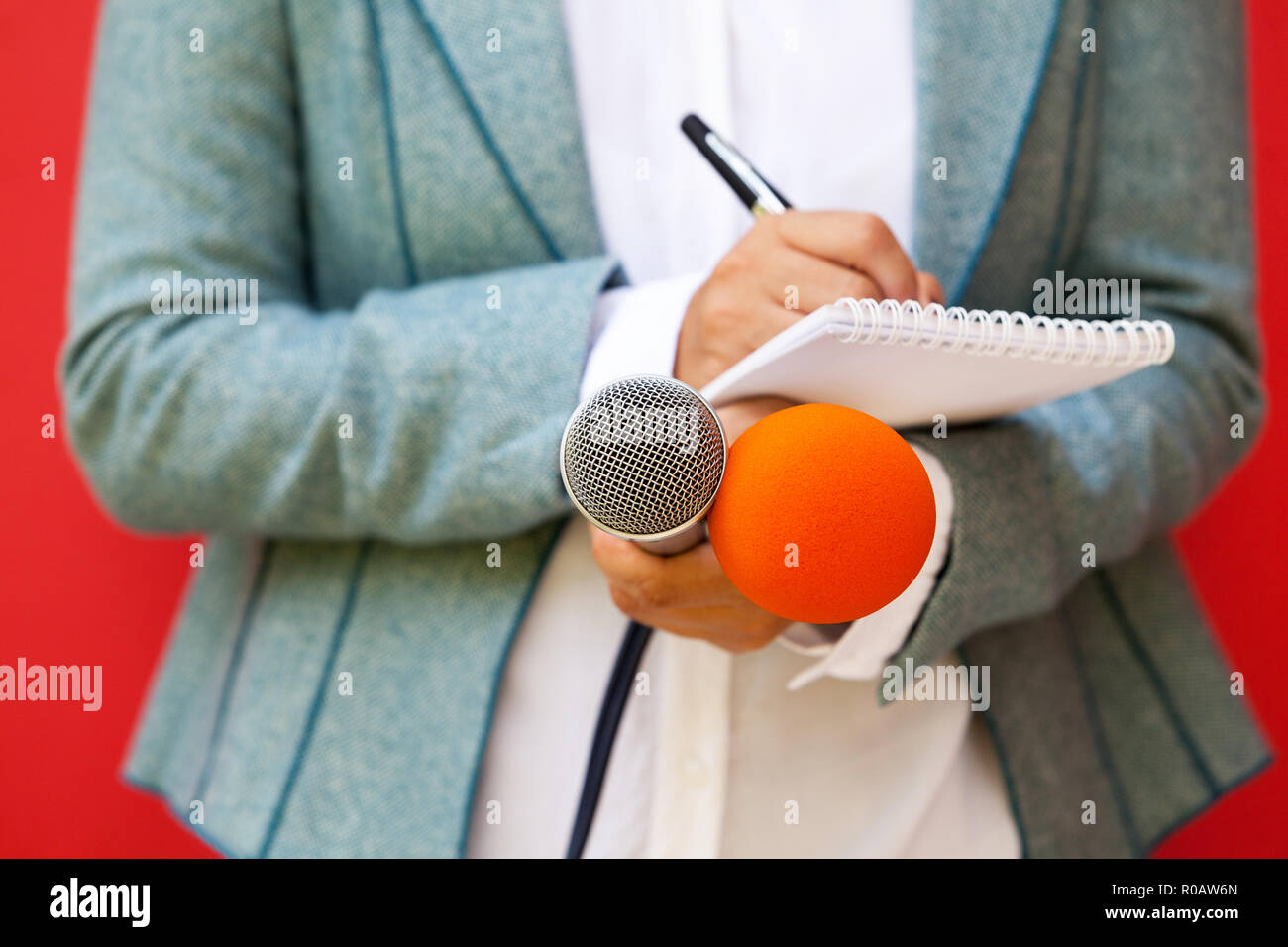Female newspaper journalist reporter media interviewing hi-res stock ...