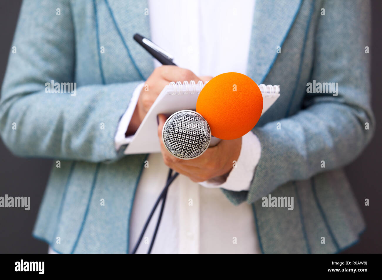 Female newspaper journalist reporter media interviewing hi-res stock ...