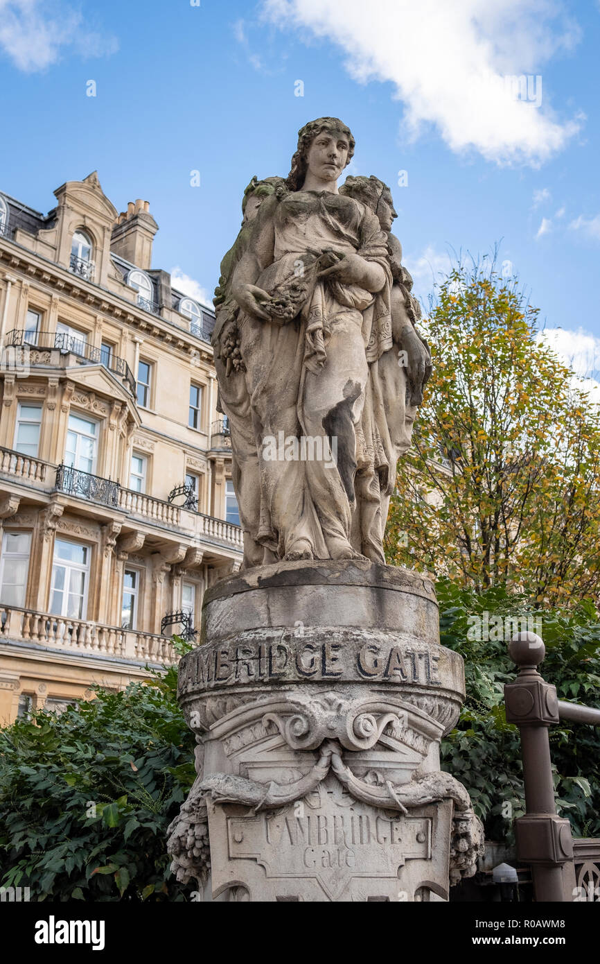 Stone statue outside Cambridge Gate, Regents Park, London Stock Photo ...