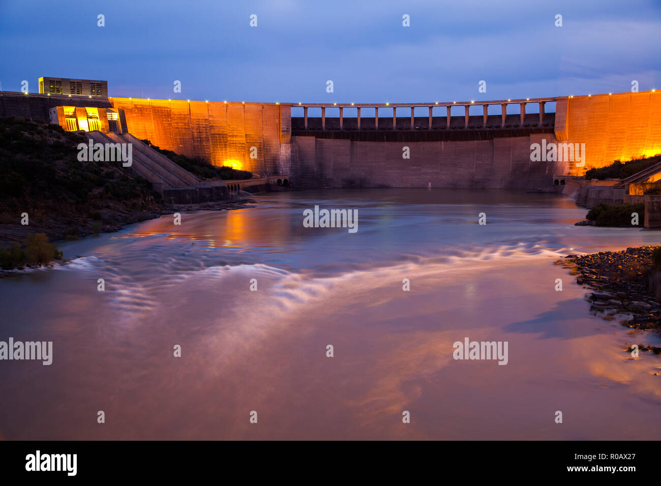 Overflow Of Gariep Dam High Resolution Stock Photography and Images - Alamy