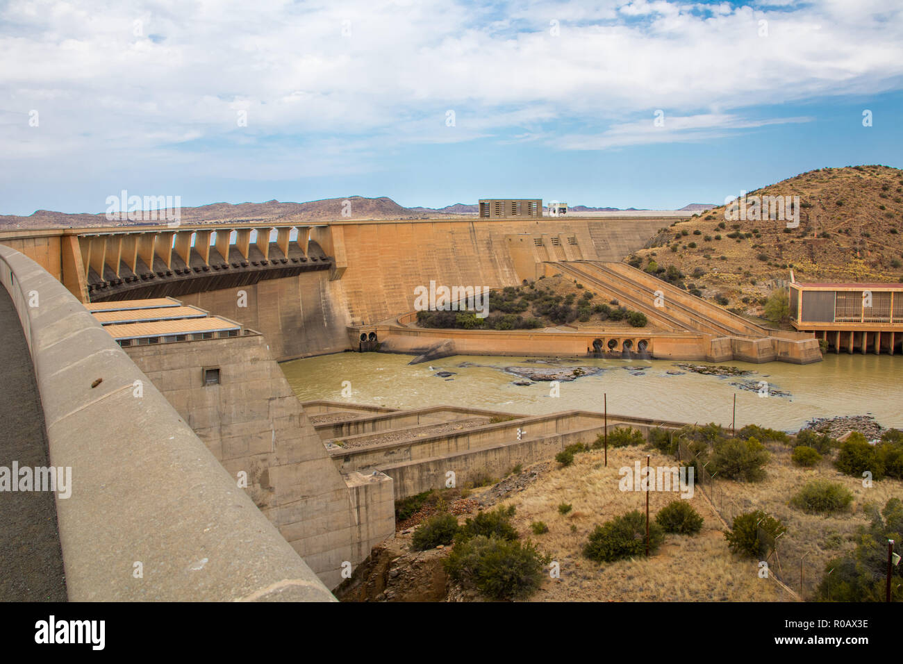 Overflow Of Gariep Dam High Resolution Stock Photography and Images - Alamy