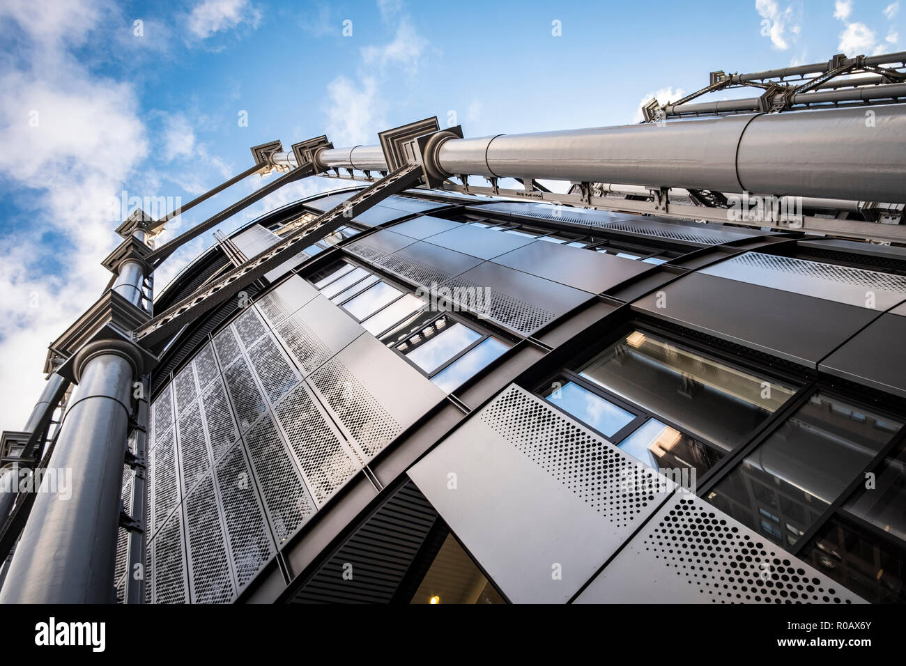 Gasholder Park with the Gasholders apartments at Kings Cross, London ...