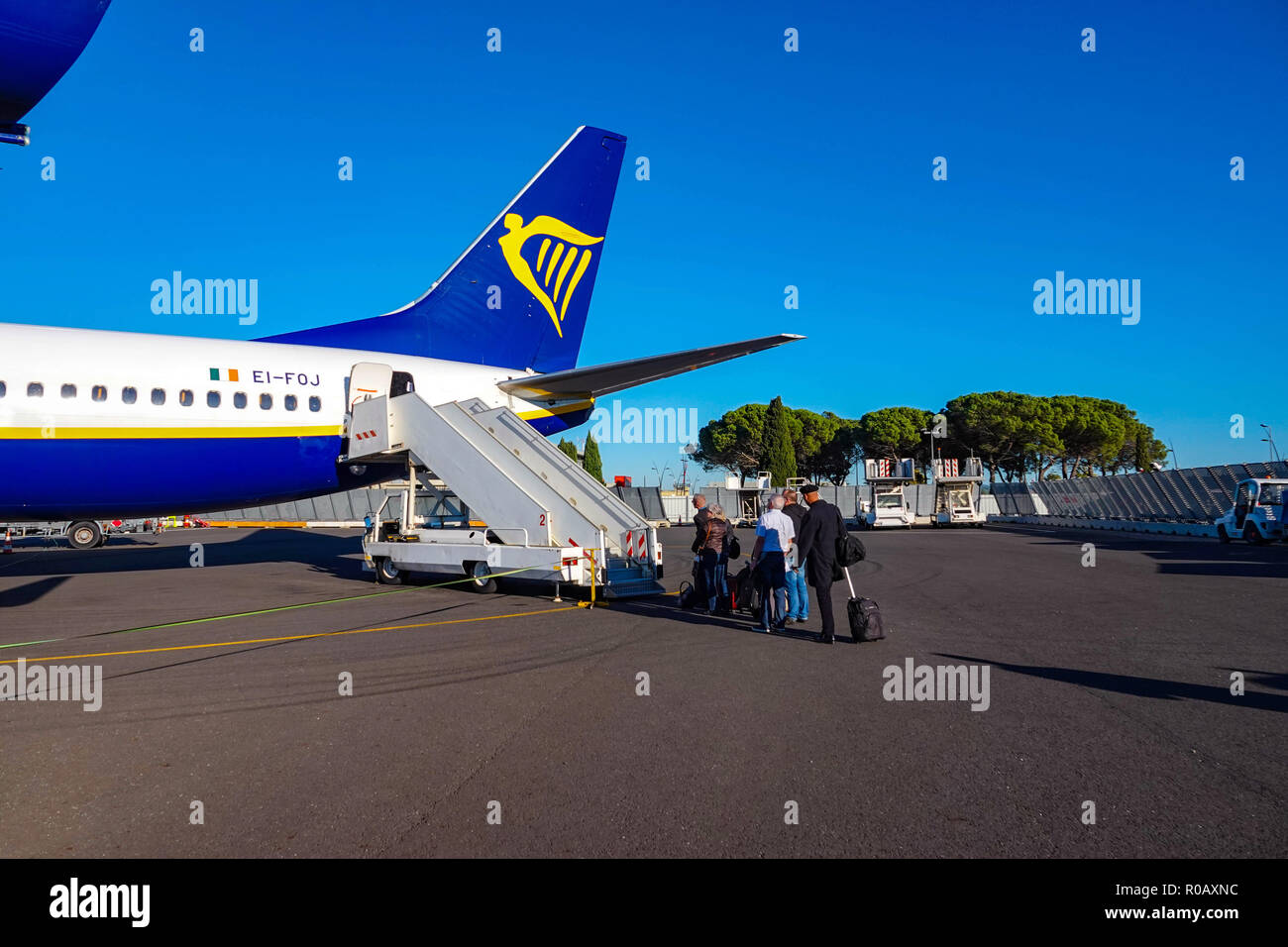 Airport stairs hi-res stock photography and images - Alamy