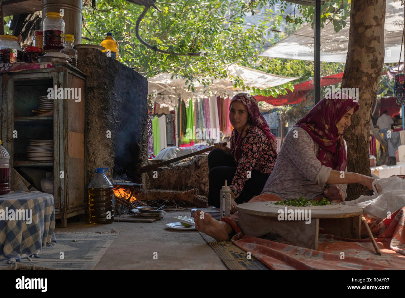 Traditional cooking in restaurant kitchen hi-res stock photography and ...