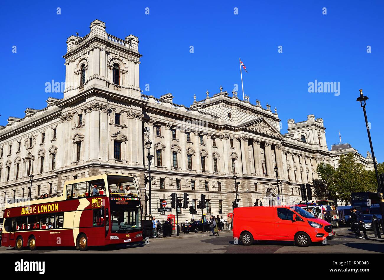 London, England, United Kingdom. A double-decker tourist bus ...