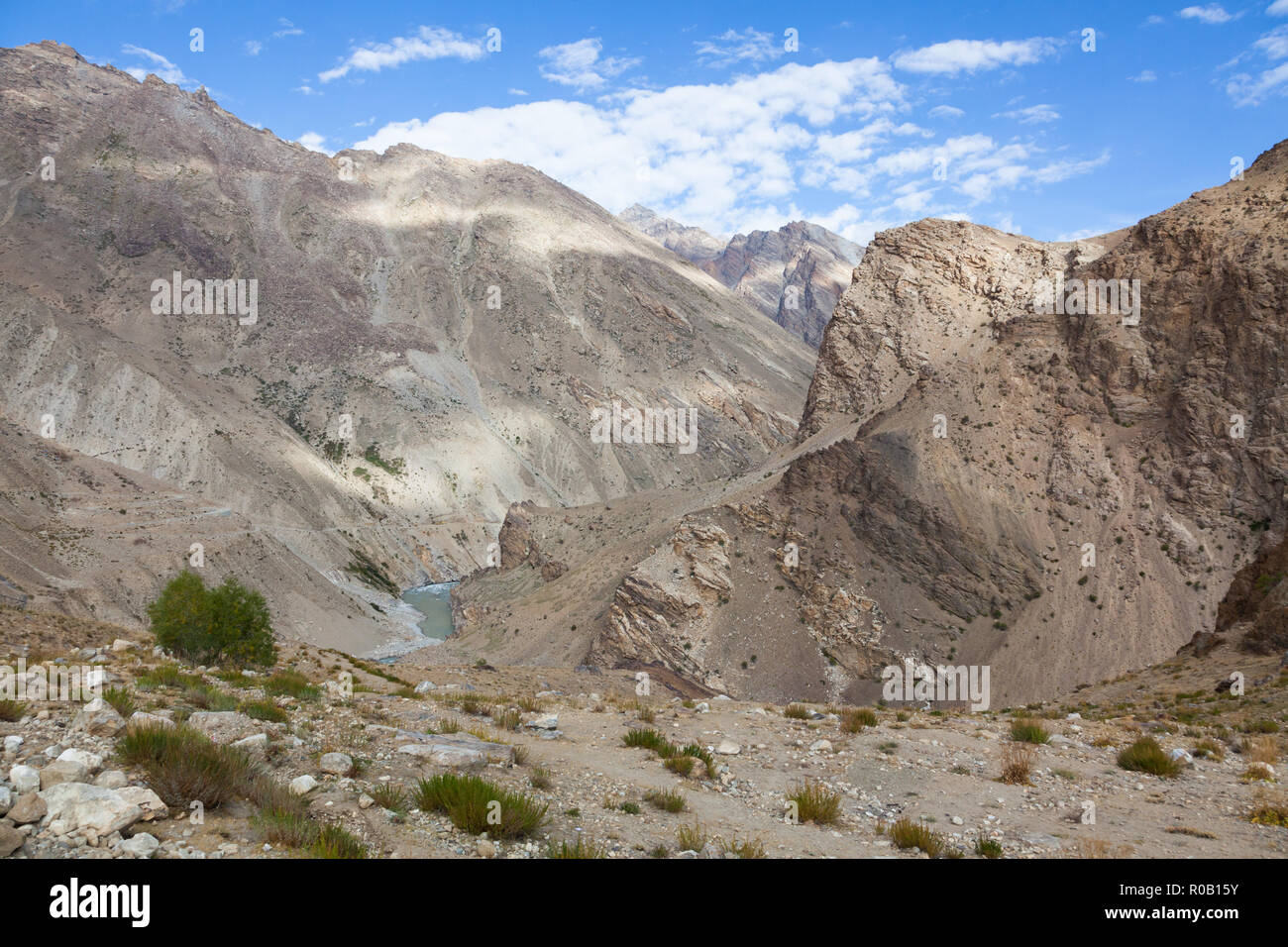 Lungnak valley hi-res stock photography and images - Alamy