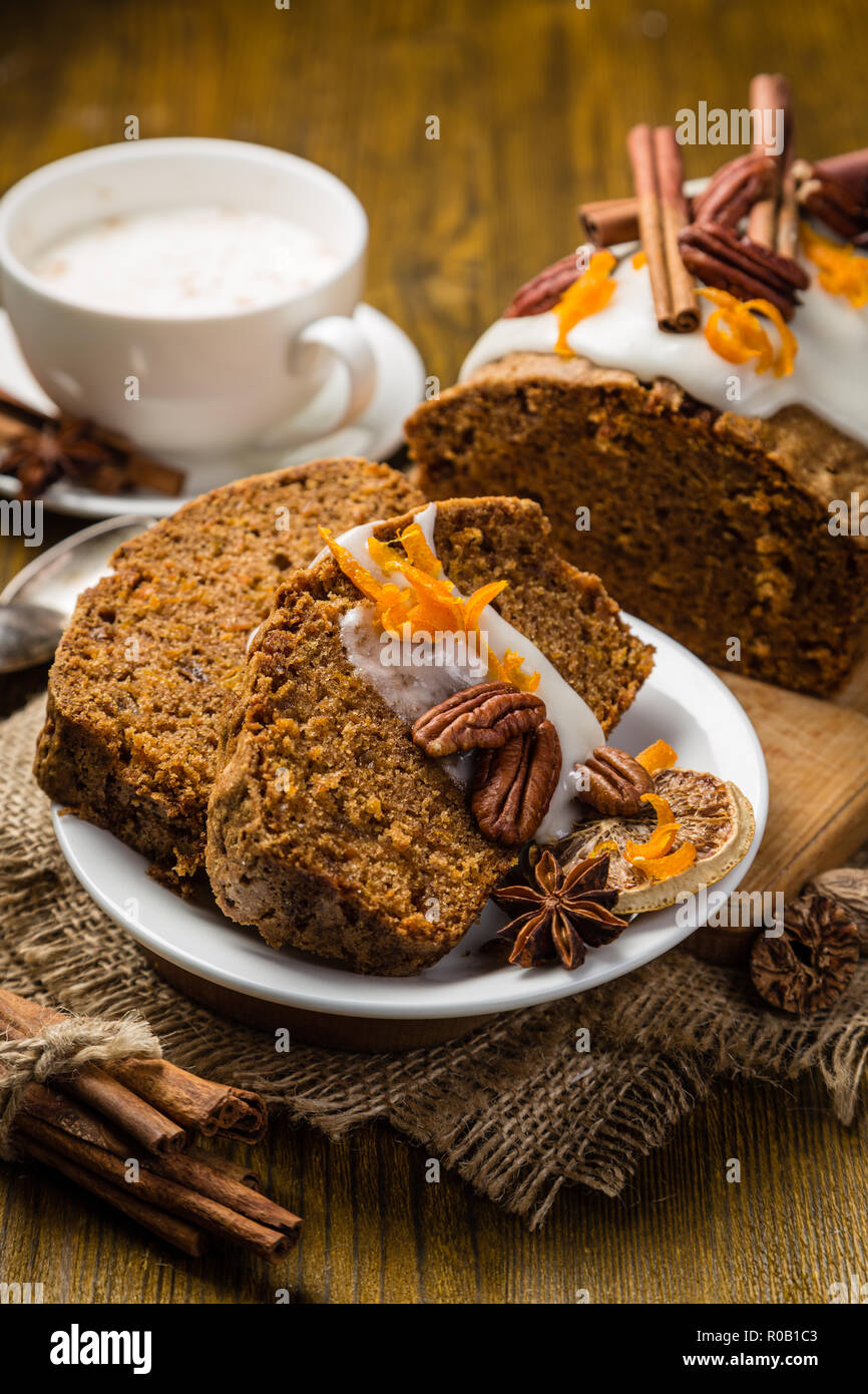 Load cake hi-res stock photography and images - Alamy