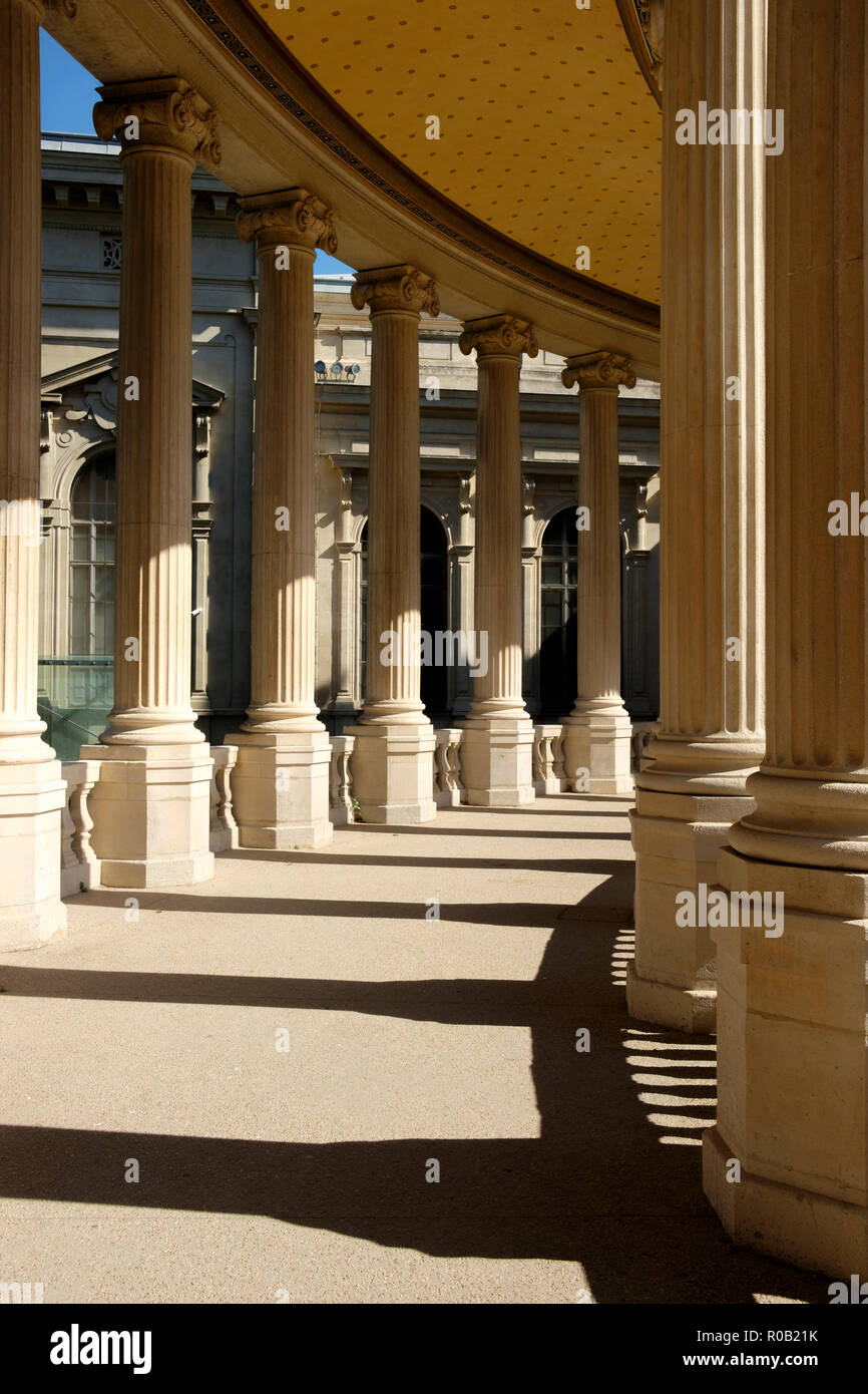 Interior colonnade hi-res stock photography and images - Alamy
