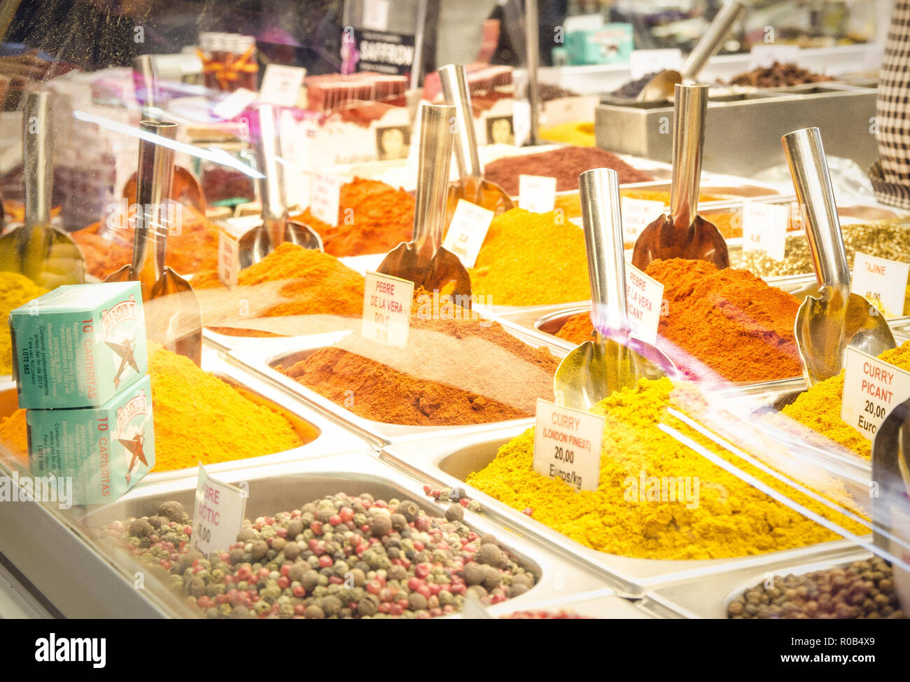 Colorful powder spices on stall at Mercado de la Boqueria in Barcelona ...