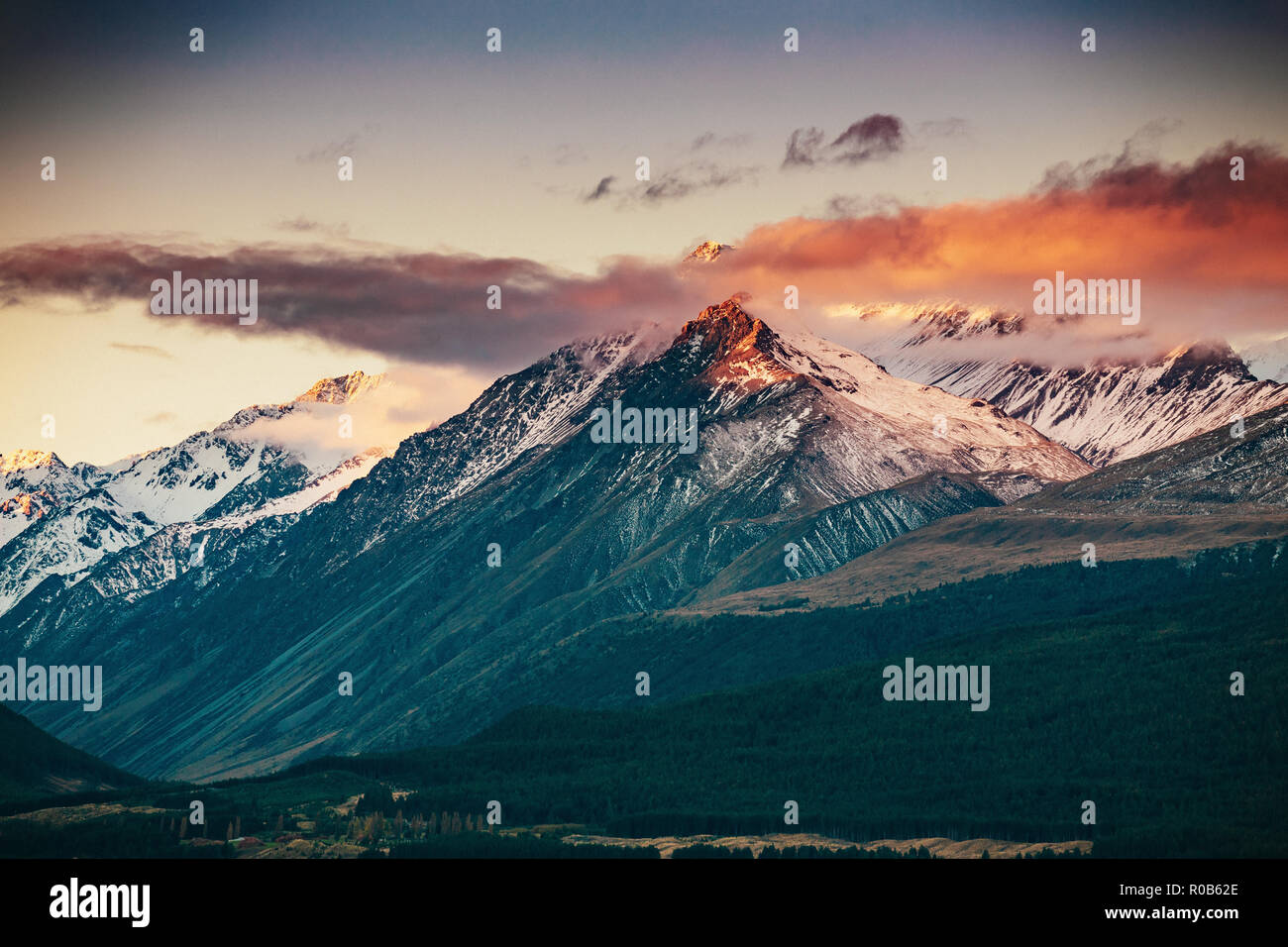 Aoraki mountcook hi-res stock photography and images - Alamy