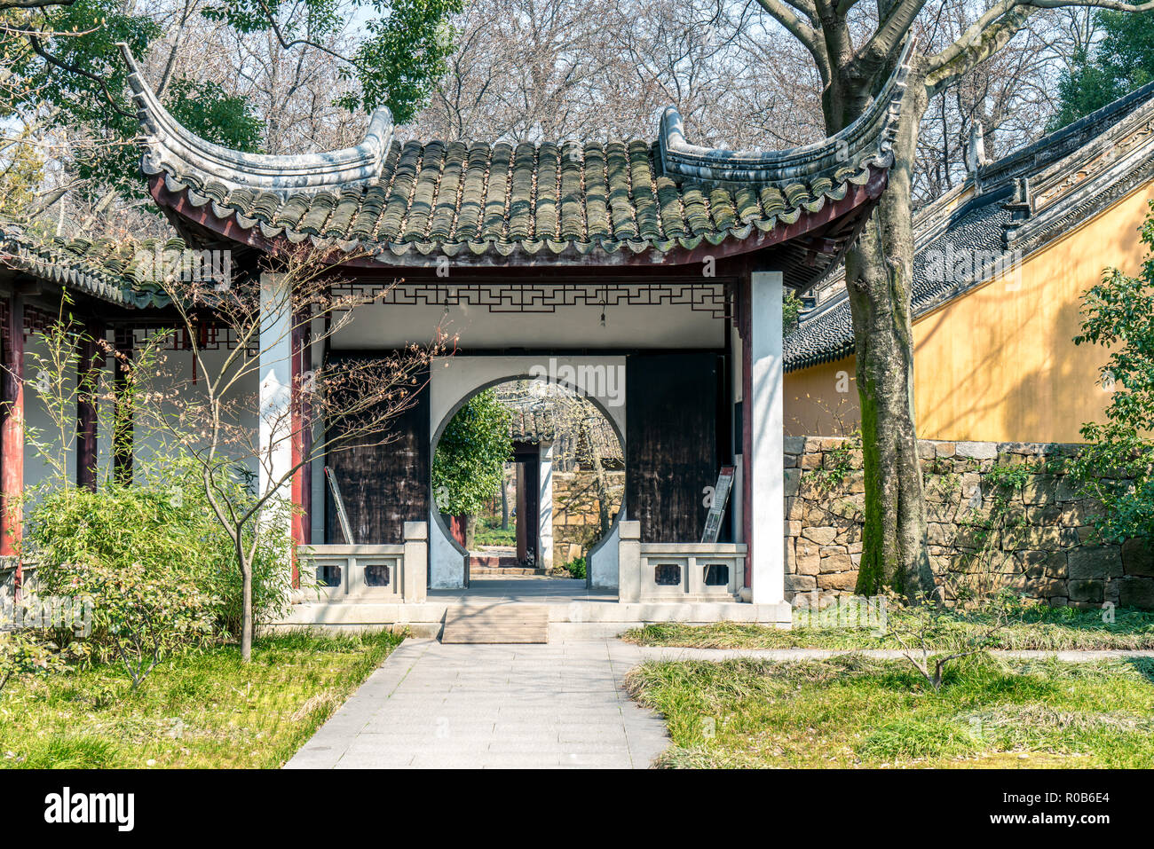 Suzhou garden, traditional architecture Stock Photo - Alamy