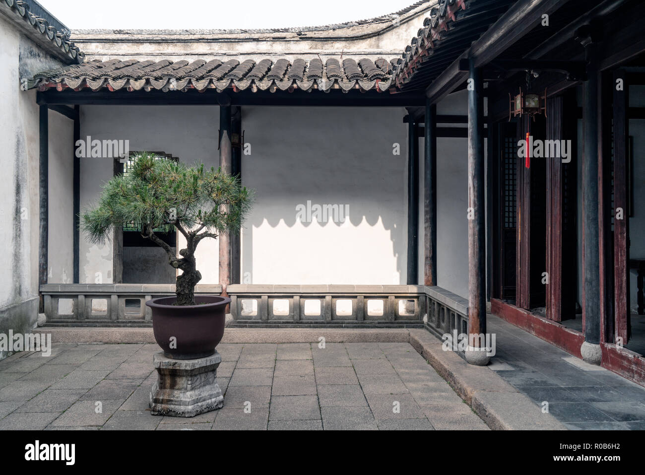 Suzhou garden, traditional architecture Stock Photo - Alamy