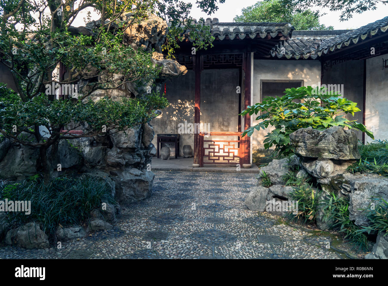Suzhou garden, traditional architecture Stock Photo - Alamy