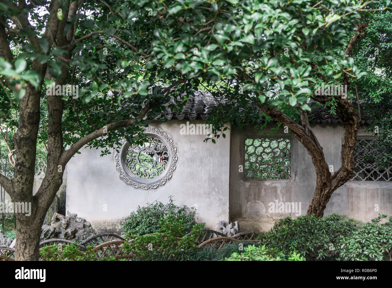 Suzhou garden, traditional architecture Stock Photo - Alamy