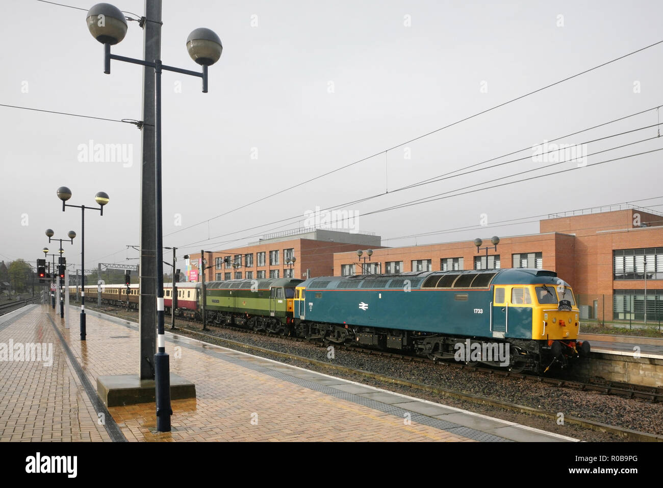 Class 47 diesel locomotives D1924 (47810) "Crewe Diesel Depot" and 1733 ...