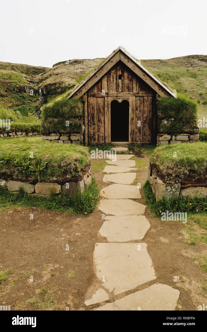 Turf farmhouse iceland hi-res stock photography and images - Alamy