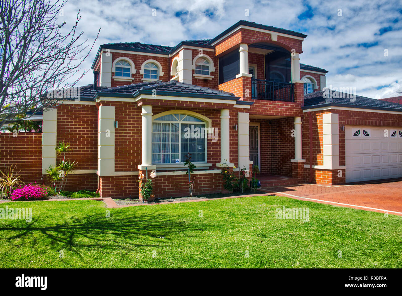 White pointed red bricks hi-res stock photography and images - Alamy