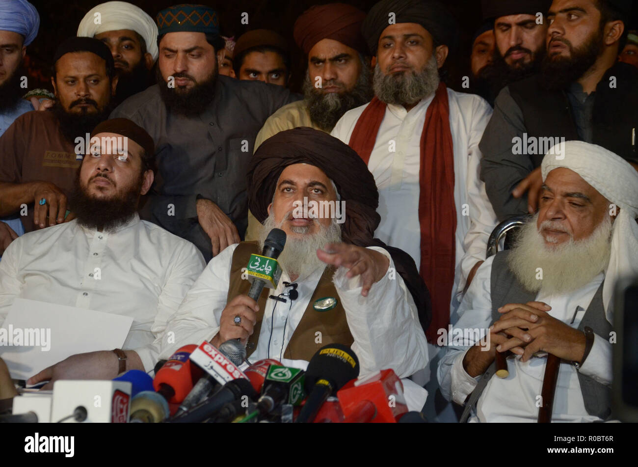 Khadim rizvi hi-res stock photography and images - Alamy
